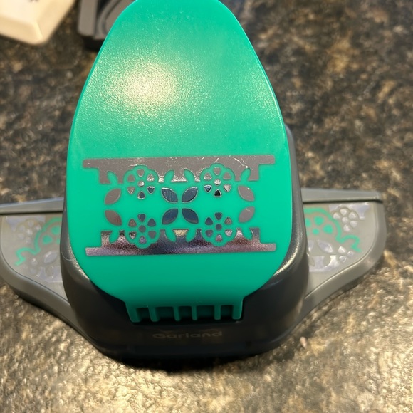 Mini 8 punch | Office | Garland Decorative Edge Punch | Poshmark